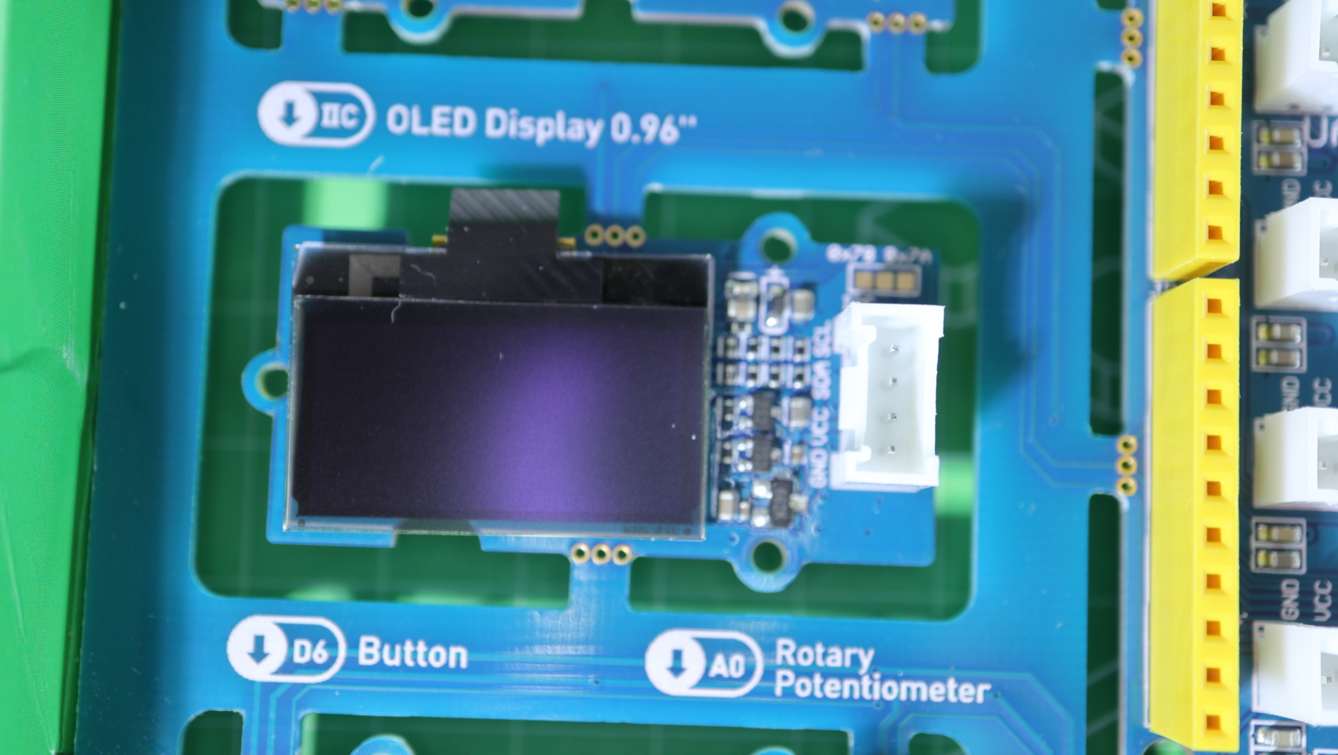 Playing around with the Grove Beginner Kit for Arduino - Michael Schoeffler